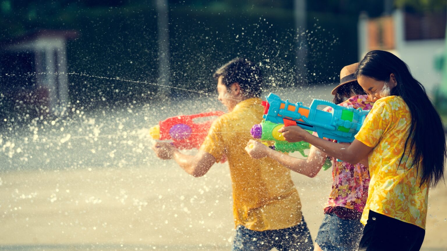 Holi Fun with Unicorn Water Gun | Unirav